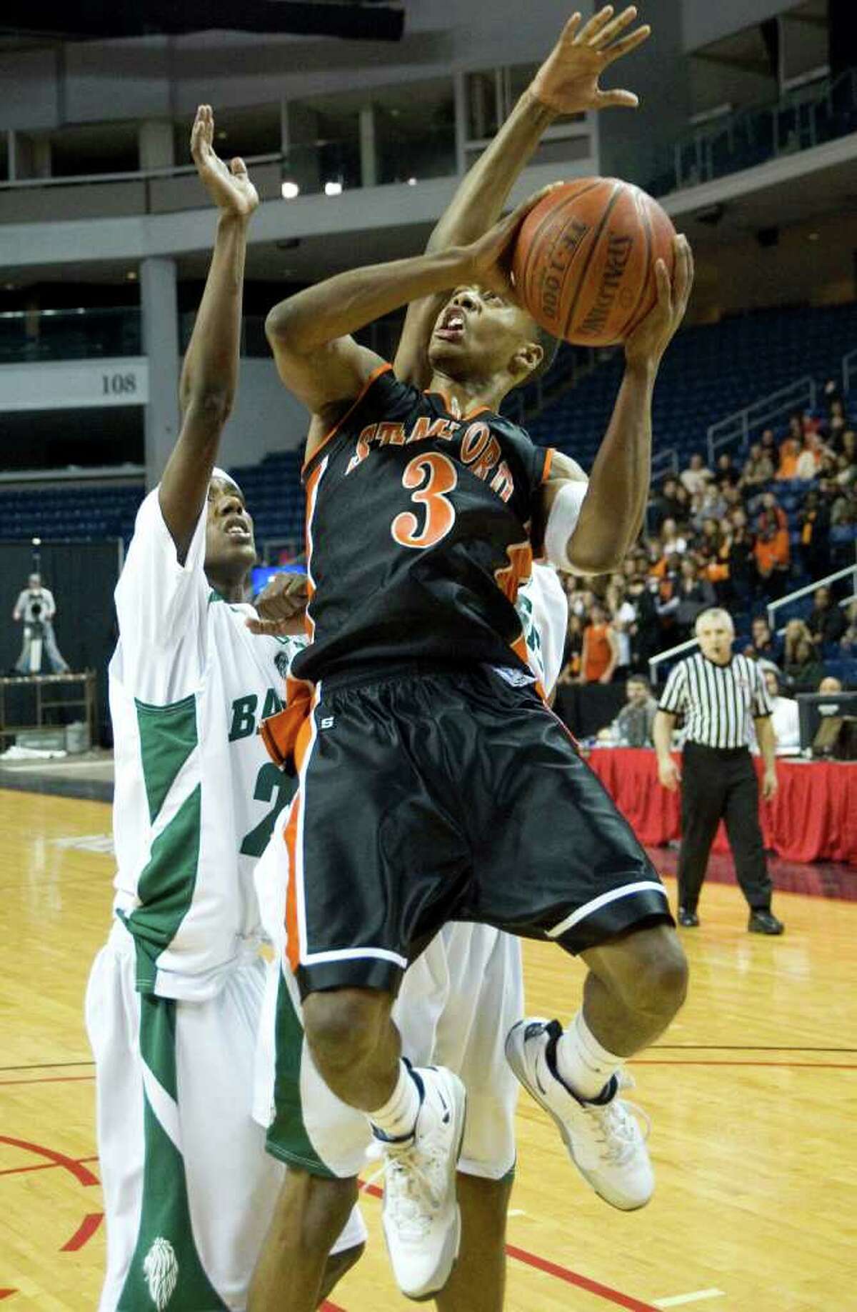 Bassick beats Stamford to win FCIAC title