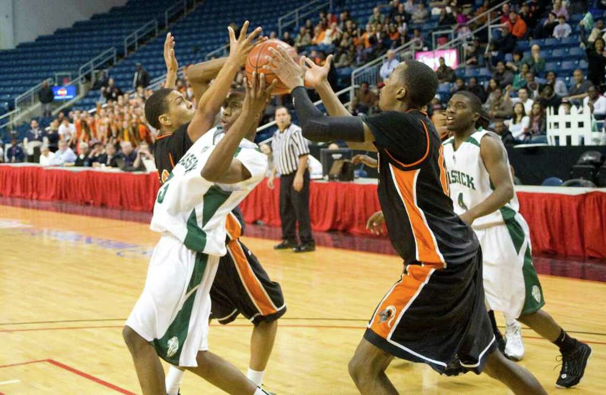 Bassick beats Stamford to win FCIAC title
