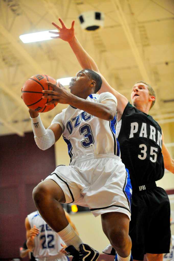 Ozen boys basketball team's season ends by a point