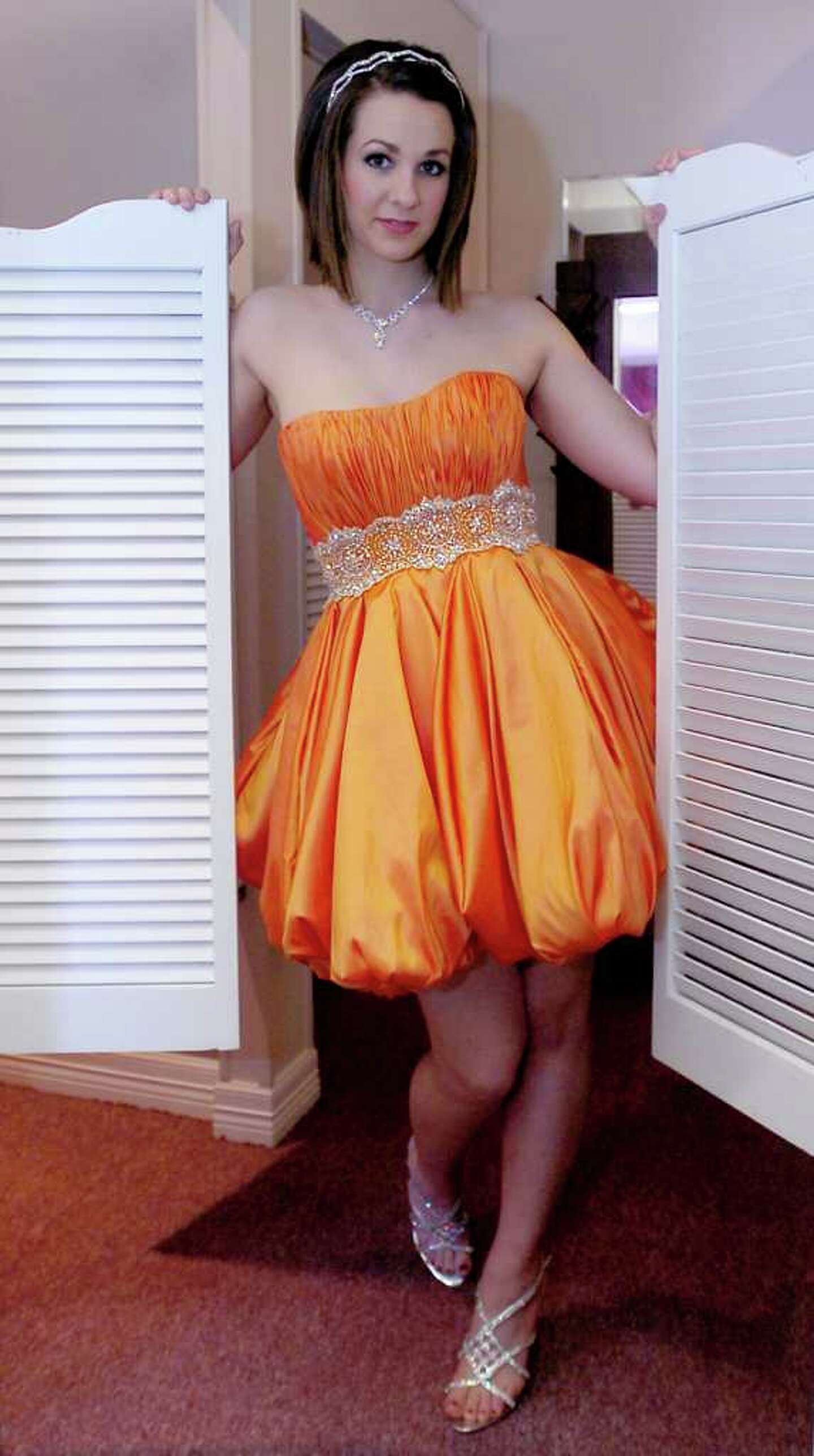 Funky formal: Prom dress styles vary for Southeast Texas teens