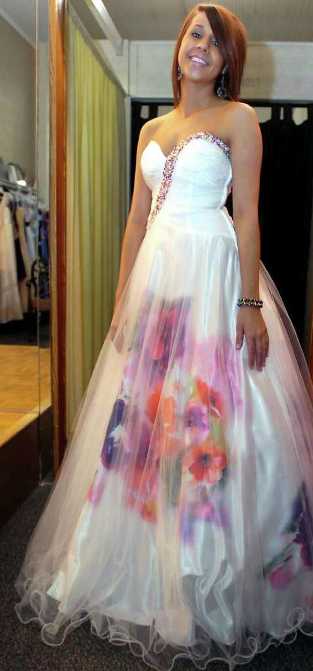 Funky formal: Prom dress styles vary for Southeast Texas teens