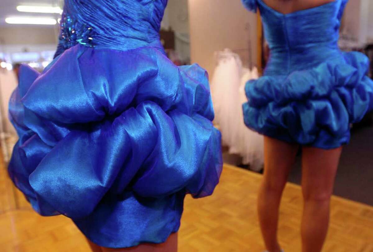 Funky formal: Prom dress styles vary for Southeast Texas teens