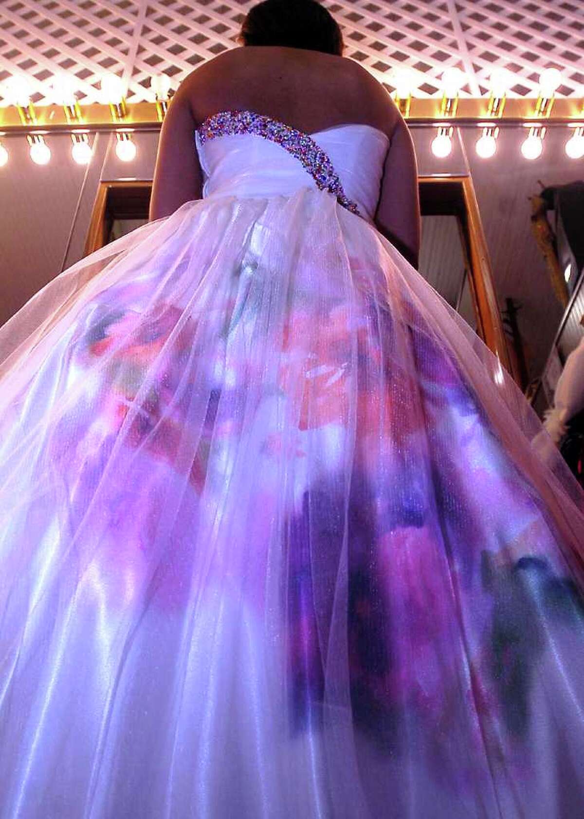 Funky formal: Prom dress styles vary for Southeast Texas teens