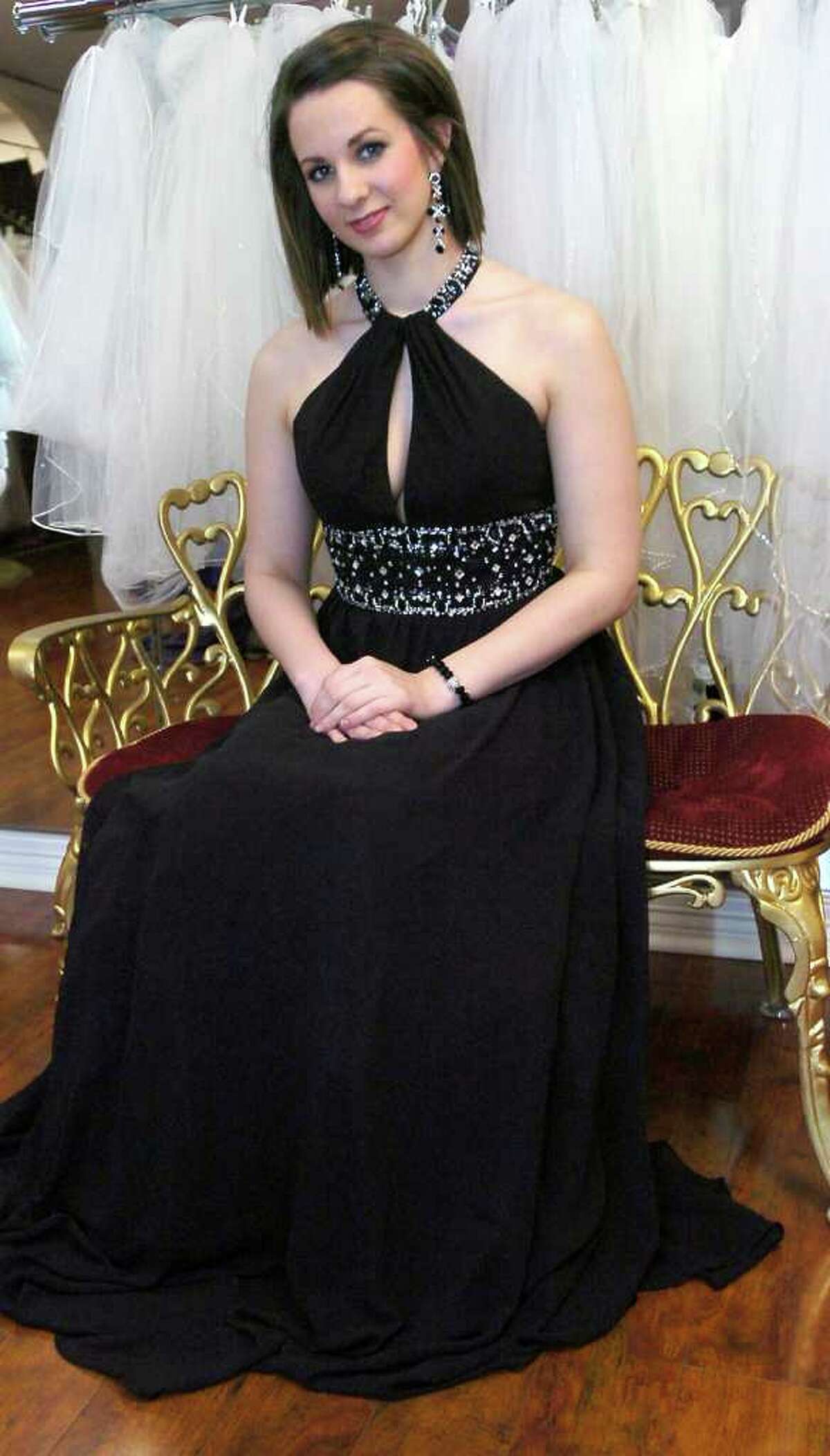 Funky formal: Prom dress styles vary for Southeast Texas teens