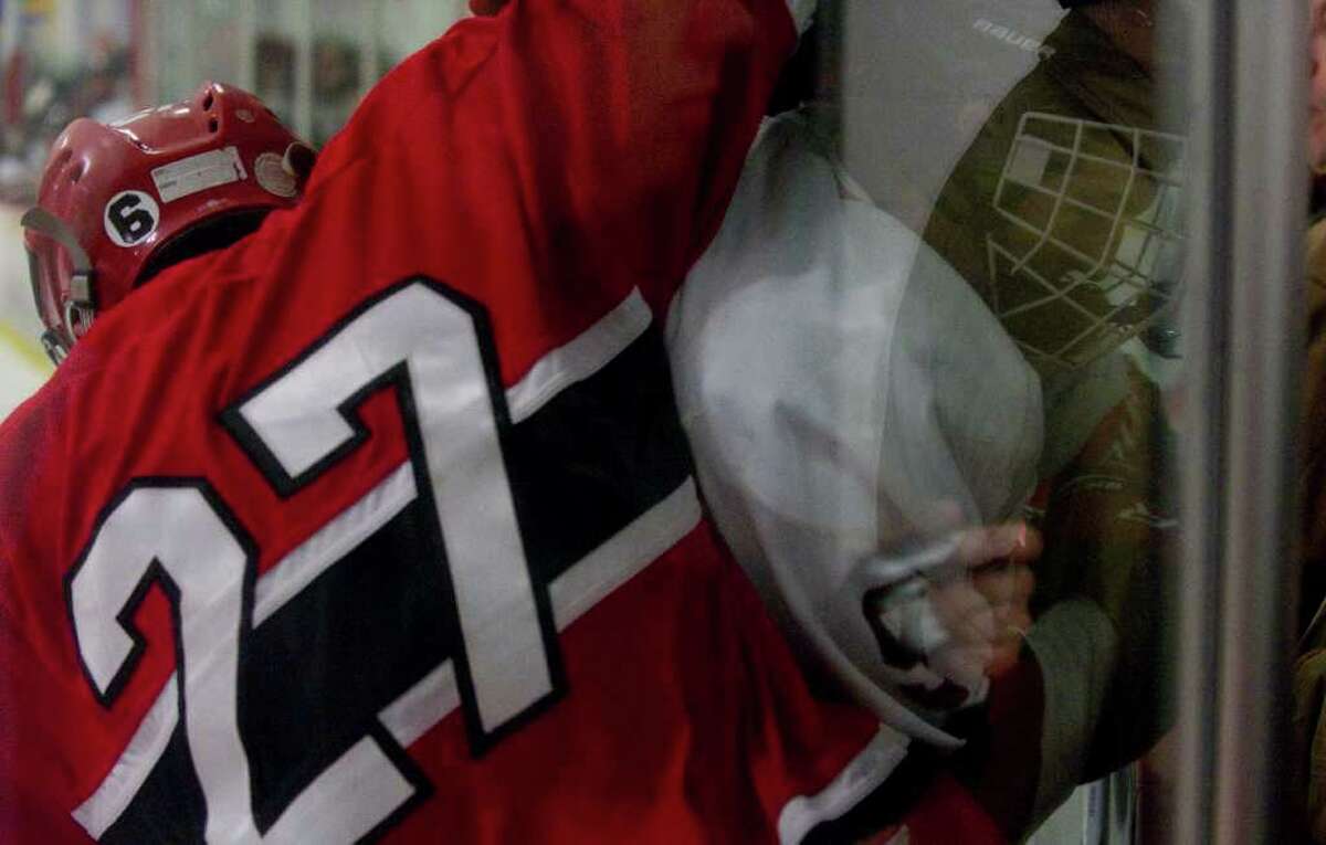 New Canaan hockey surges past Greenwich