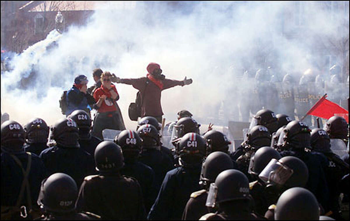 Clashes in Quebec streets as nations talk free trade