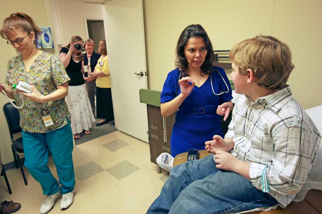 Second clinic opens for uninsured
