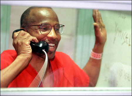 Garrett disrupts court proceeding, stays in jail