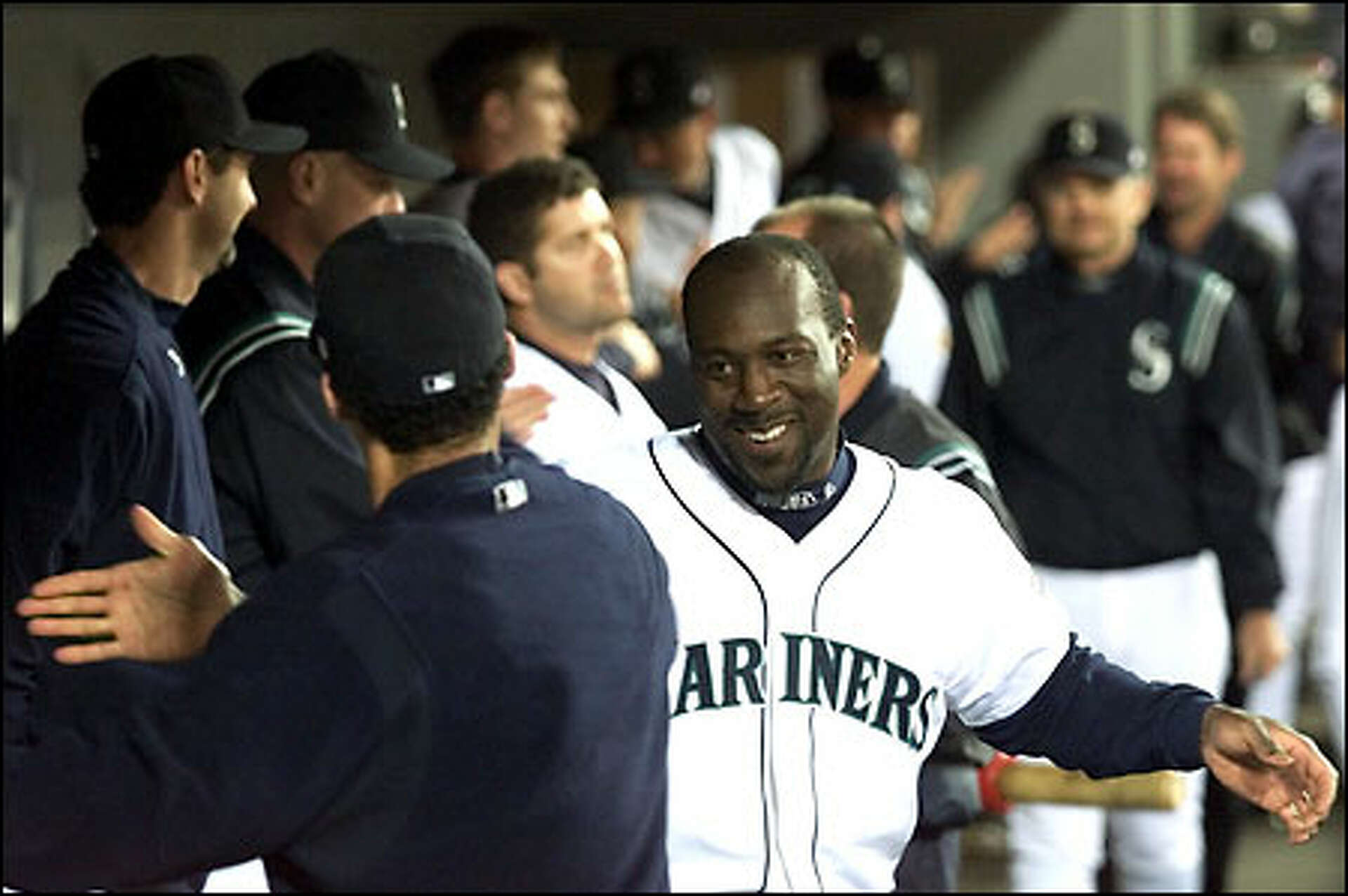 The West is history: M's clinch division as Moyer wins 18th