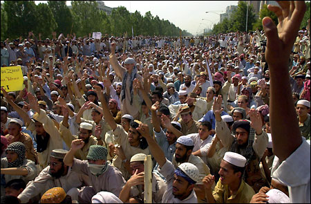 Angry Pakistanis protest