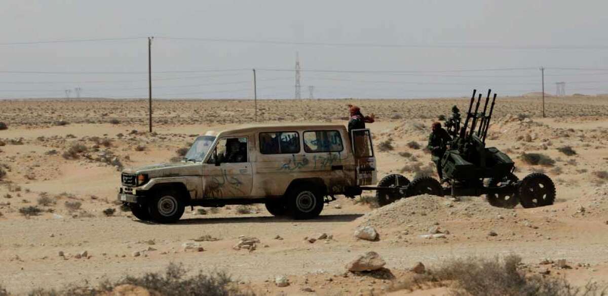 Rebels lose ground in Libya
