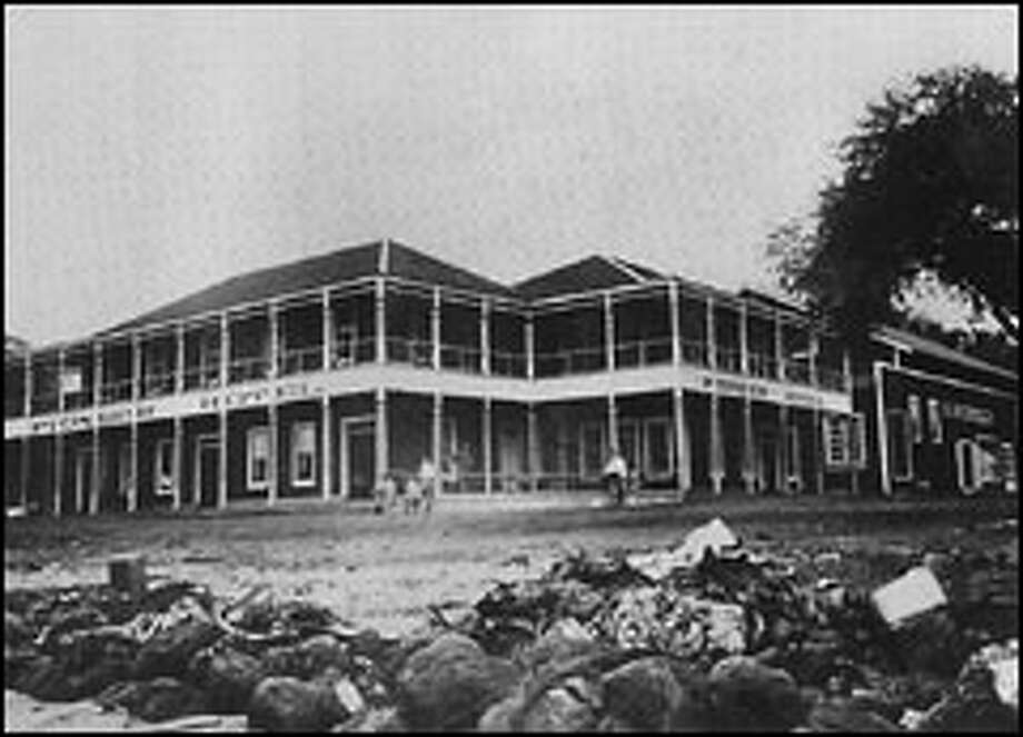 Historic Pioneer Inn is star of the show - seattlepi.com