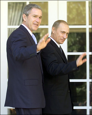 Bush and Putin talk of cutting missiles