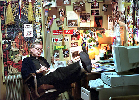 Chaplain tells school's stories with humor, compassion