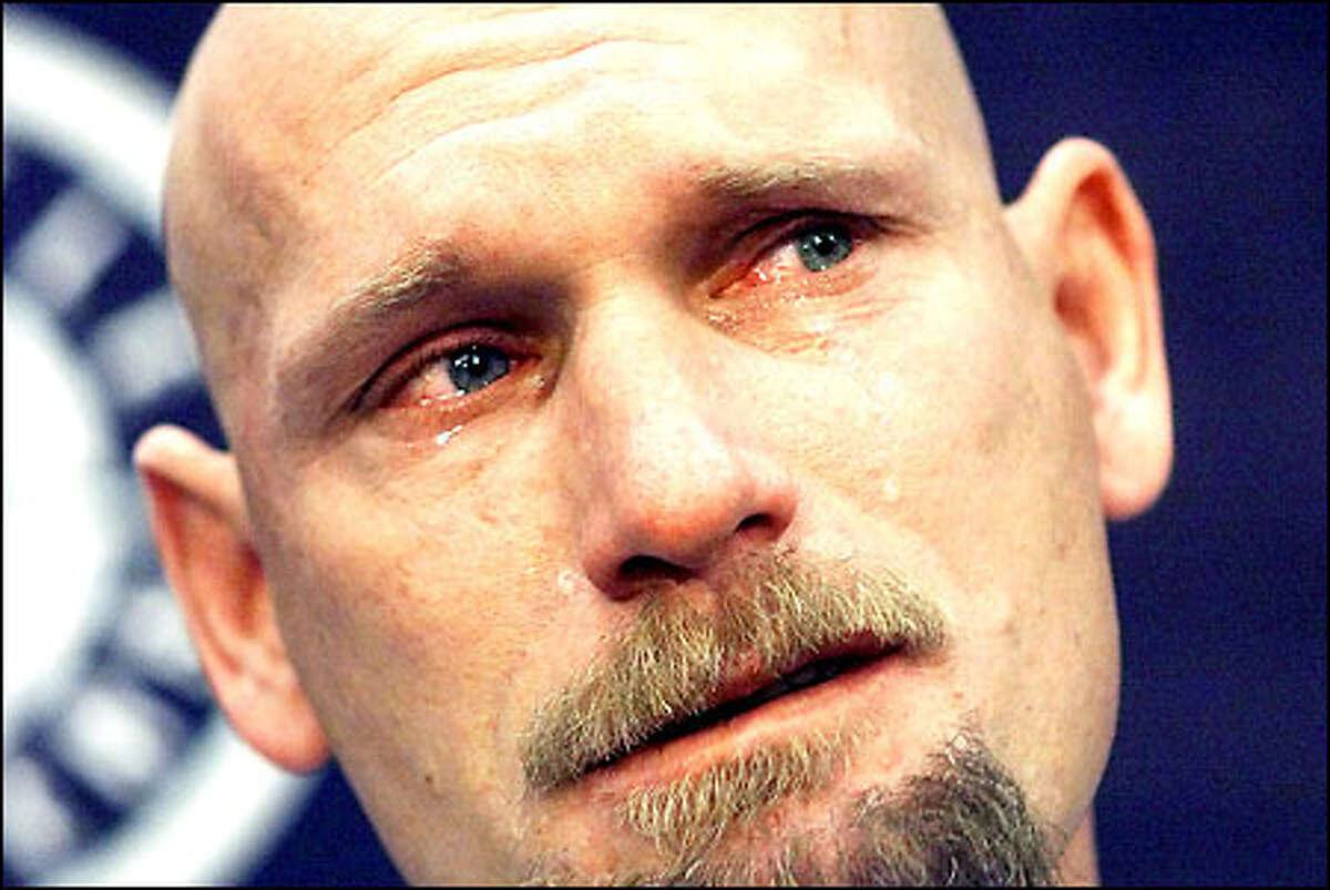 Buhner bids tearful farewell