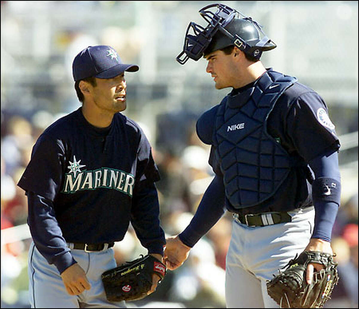 Mariners Notebook: Davis catches on