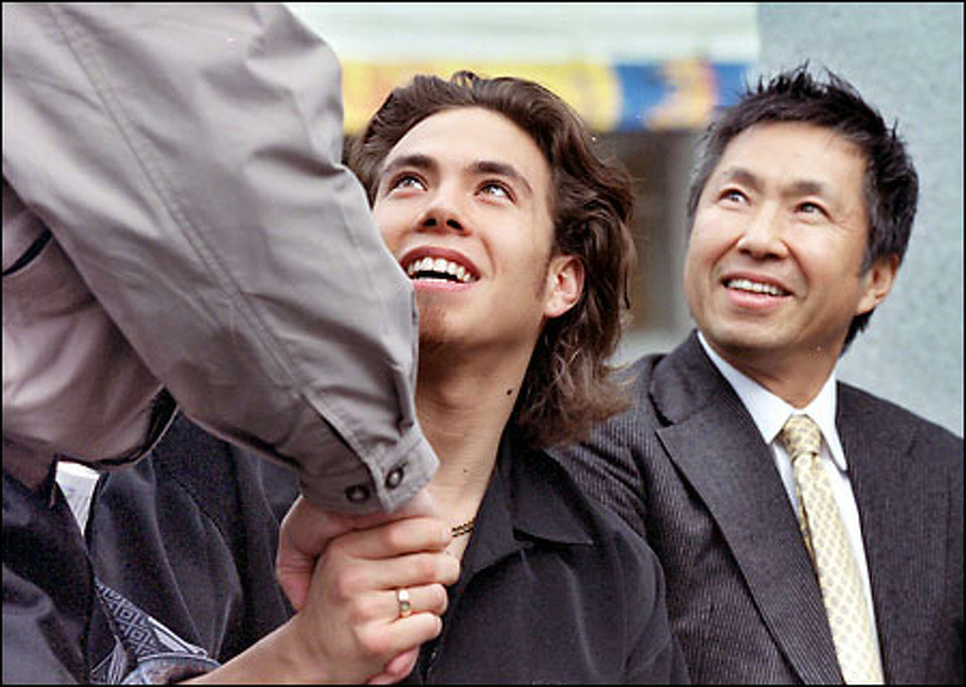 Giddy fans welcome home Ohno