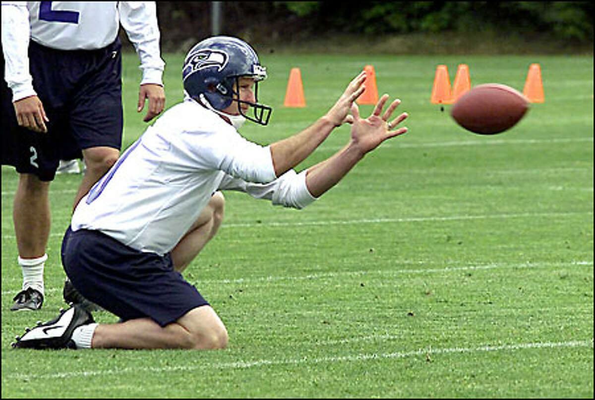 Switch to NFC makes Seahawks play offensive catch-up