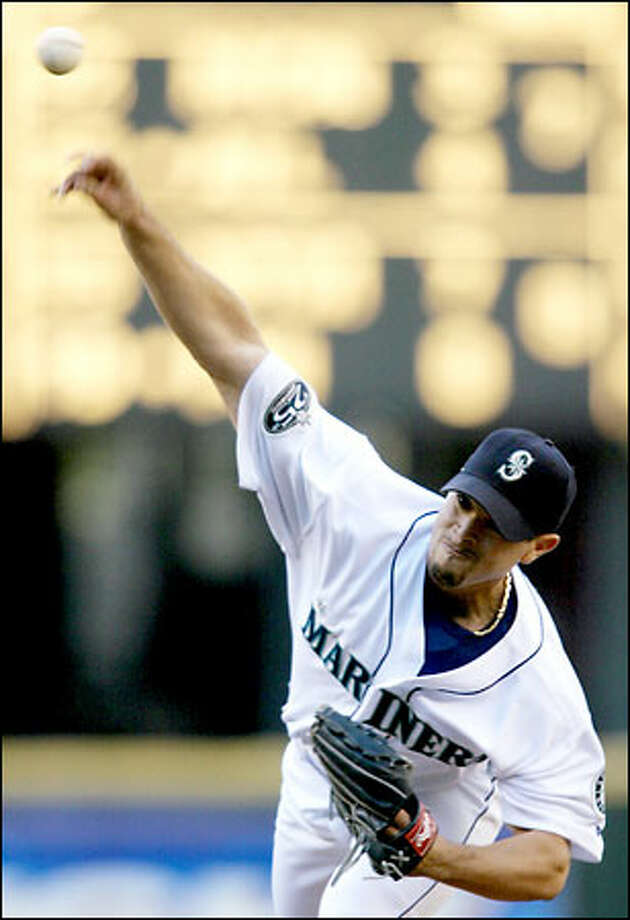 Pineiro blanks Royals with quiet dominance - seattlepi.com