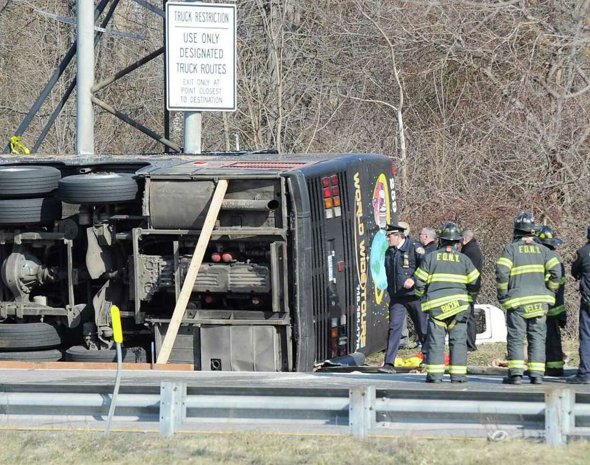 14 dead in NYC tour bus accident