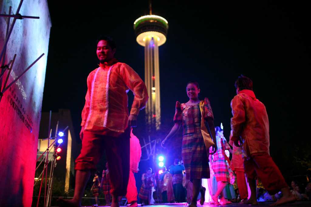 Sights of Luminaria 2011