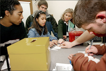 Students banking experience at high school credit unions