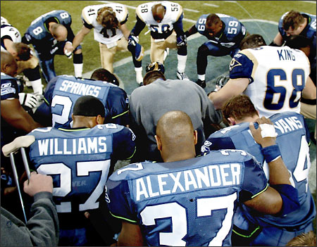 Seahawks star Alexander devotes himself to spreading joy