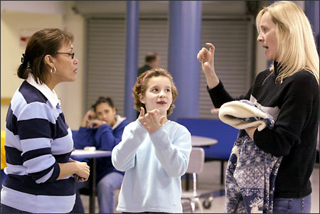 Sign language is popular with hearing students
