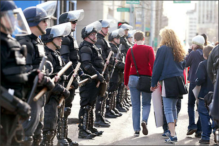 War protesters march around state - seattlepi.com