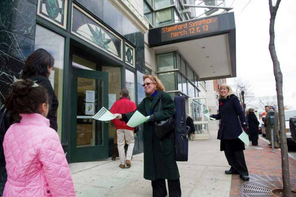 Pay cuts hit sour note, symphony players say