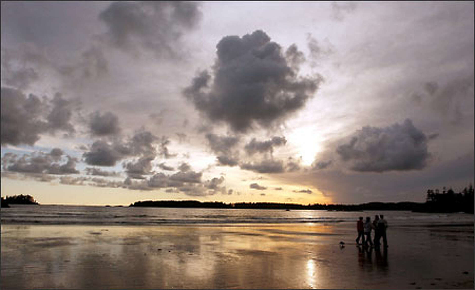 Short Trips: Seaside town lives by the tides -- of tourists
