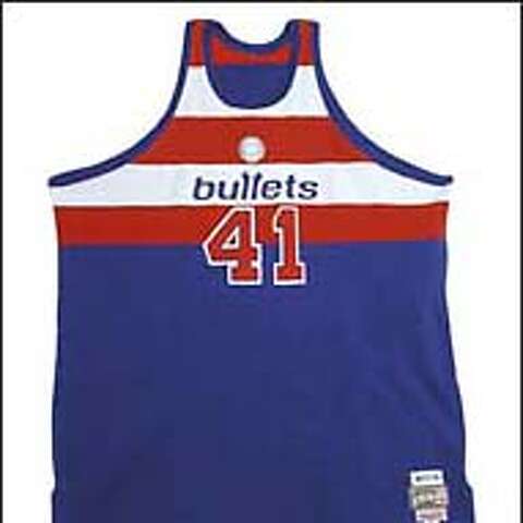 Old-school basketball jerseys bounce back with a slammin' retro style