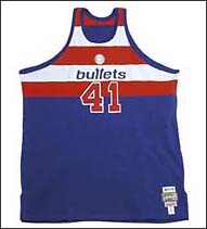 Old-school basketball jerseys bounce back with a slammin' retro style