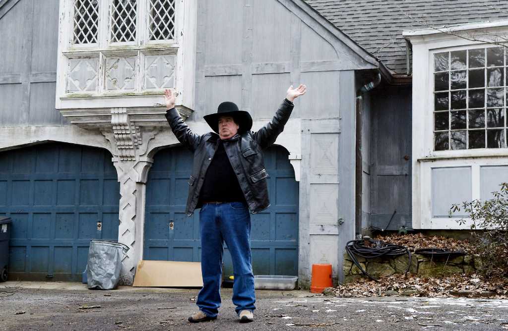 Merrell pleads guilty to trespassing, takes program for gun charge