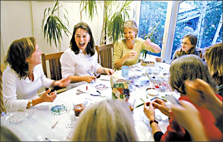 Career women find friendship and creative fulfillment in today's craft ...