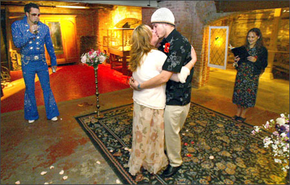 Underground Seattle is unlikely wedding site for untraditional couple