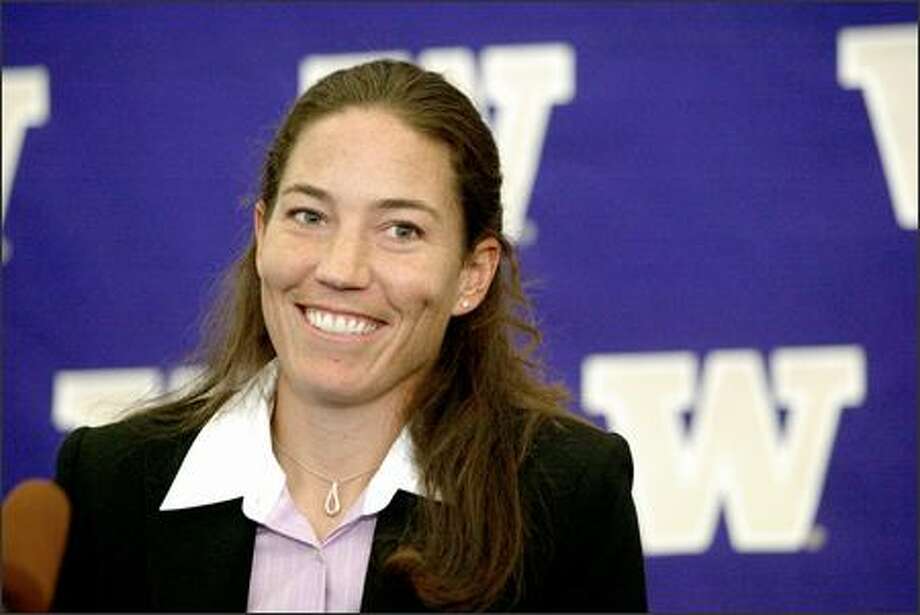 UW softball puts on a new face - seattlepi.com