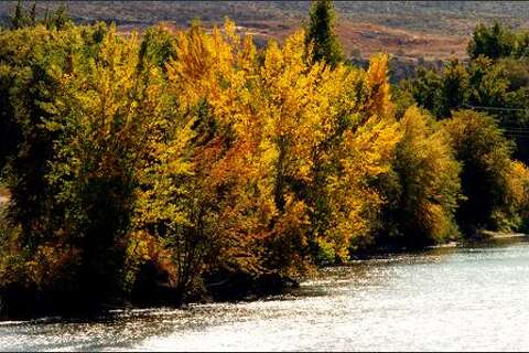 8 places to go river and lake floating around Seattle