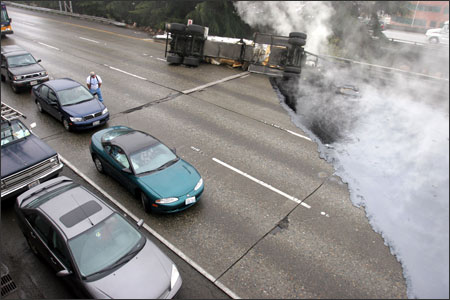 Tar spill shuts I-5 in downtown Seattle