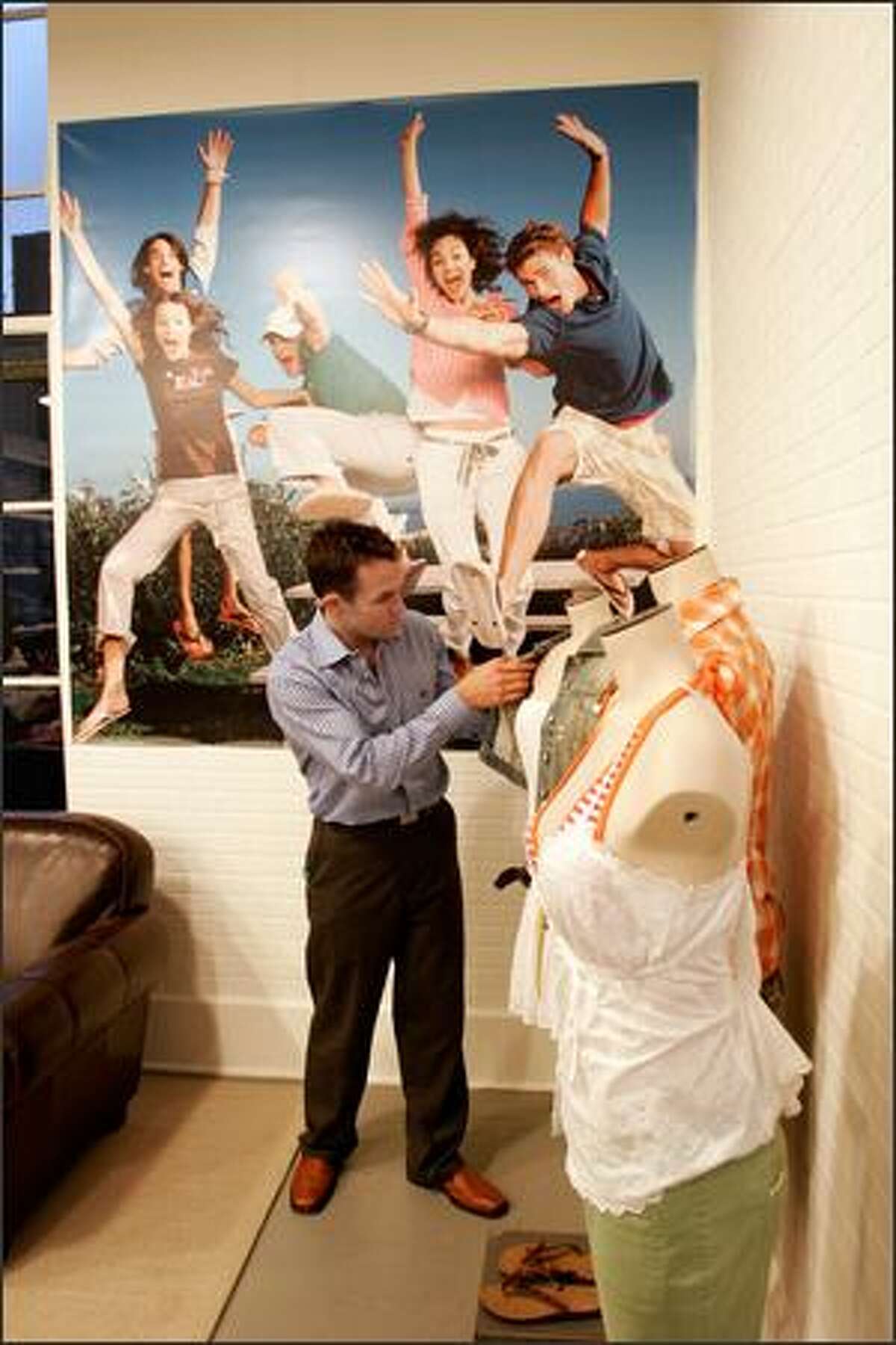 Apprentice 101: Candidate Alex rates competitors on high-profile job bid