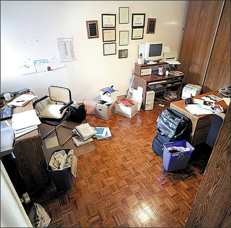 Divine Design: Counter space, storage make this home office work for ...