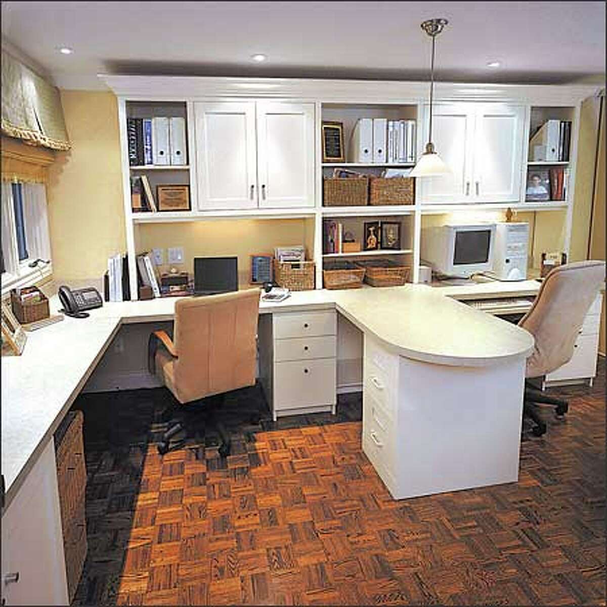 Counter Workspace Office Design