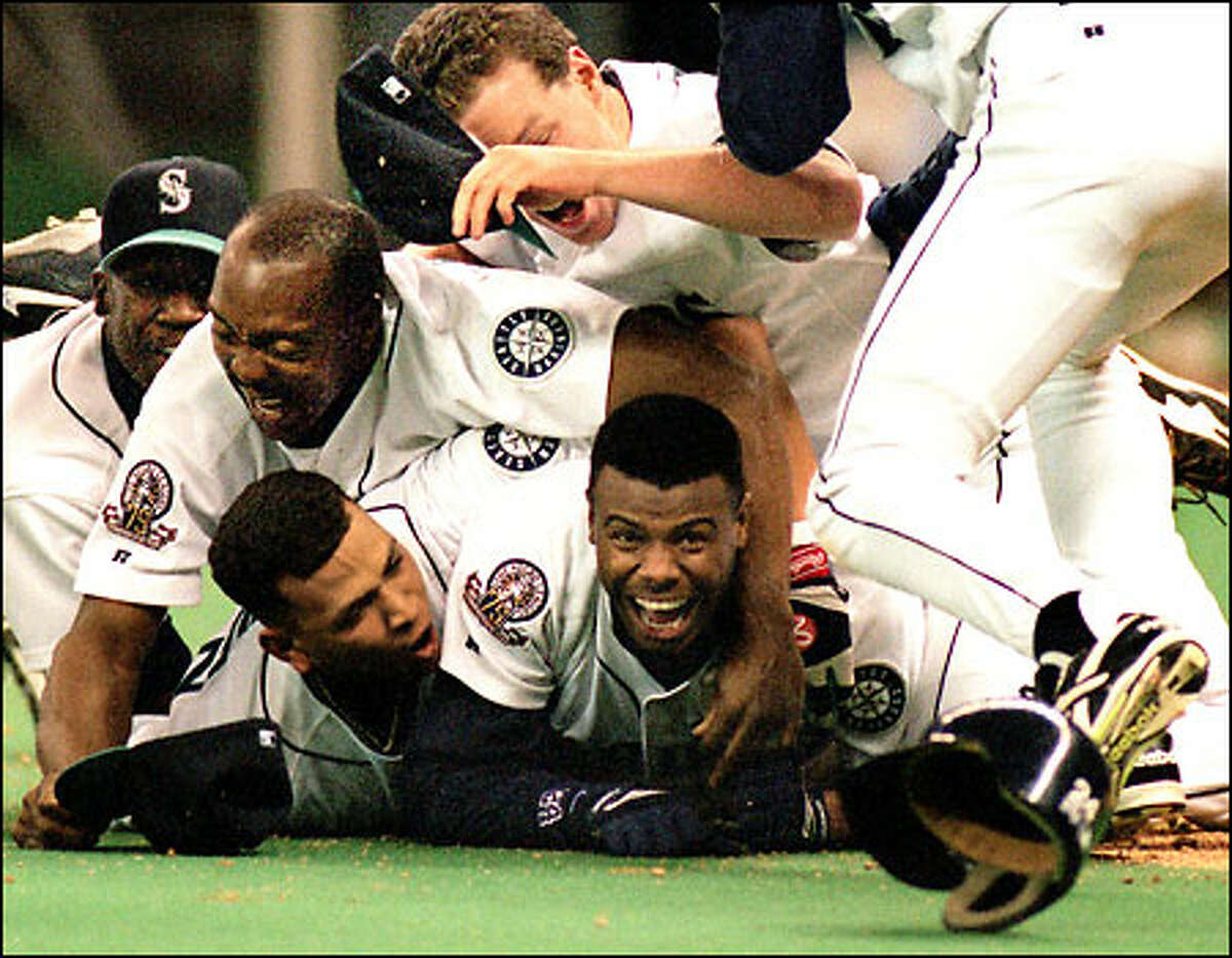 Postcards from Seattle's past: 1981-2001