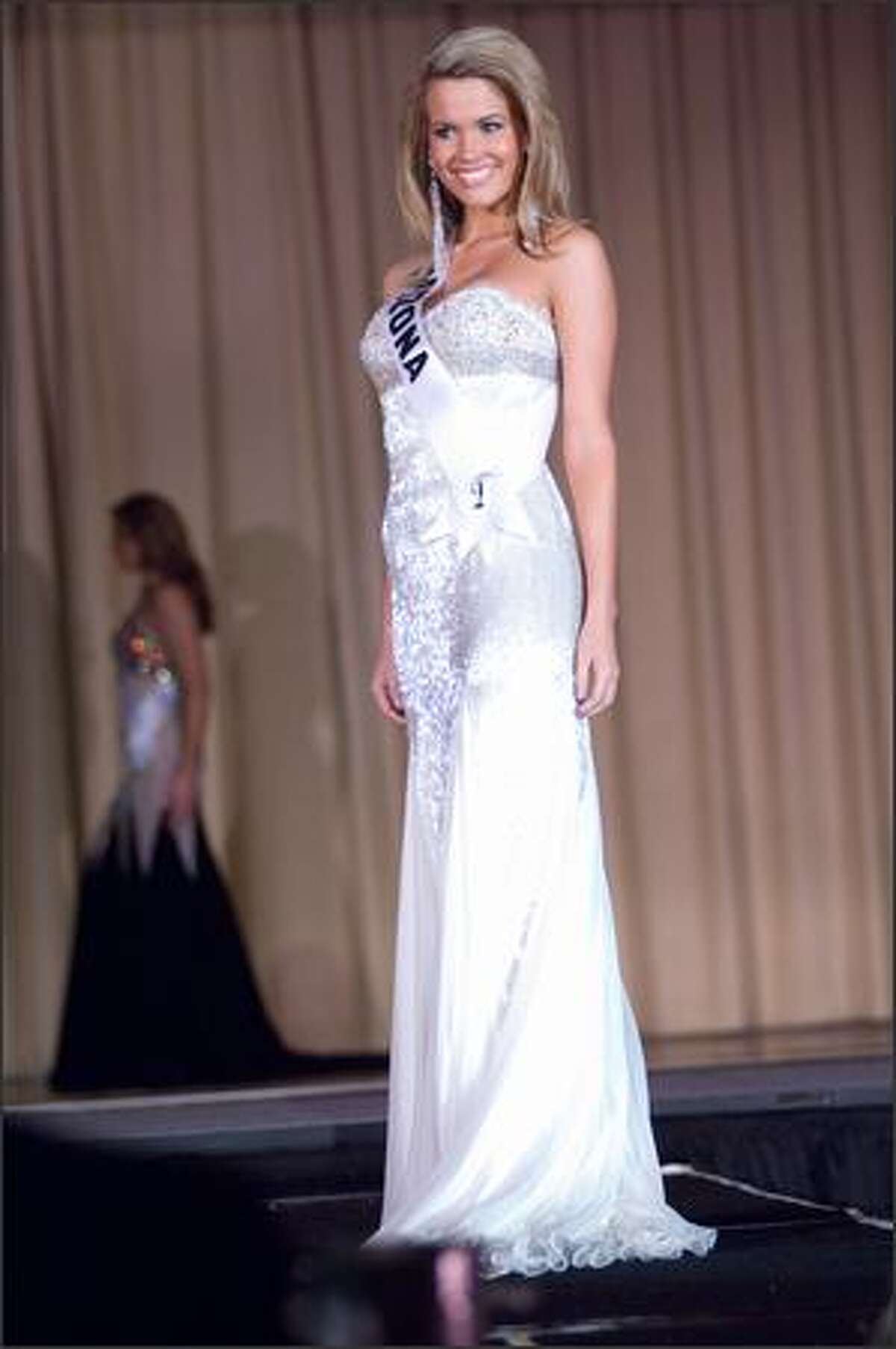 Miss USA presentation evening gowns (2007)