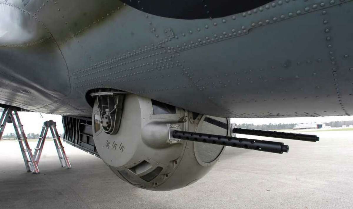 Rare B-17 bomber enters the sky at Jasper Air Show