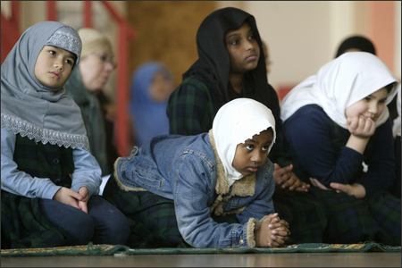 Seattle Muslim groups unite to pray for peace