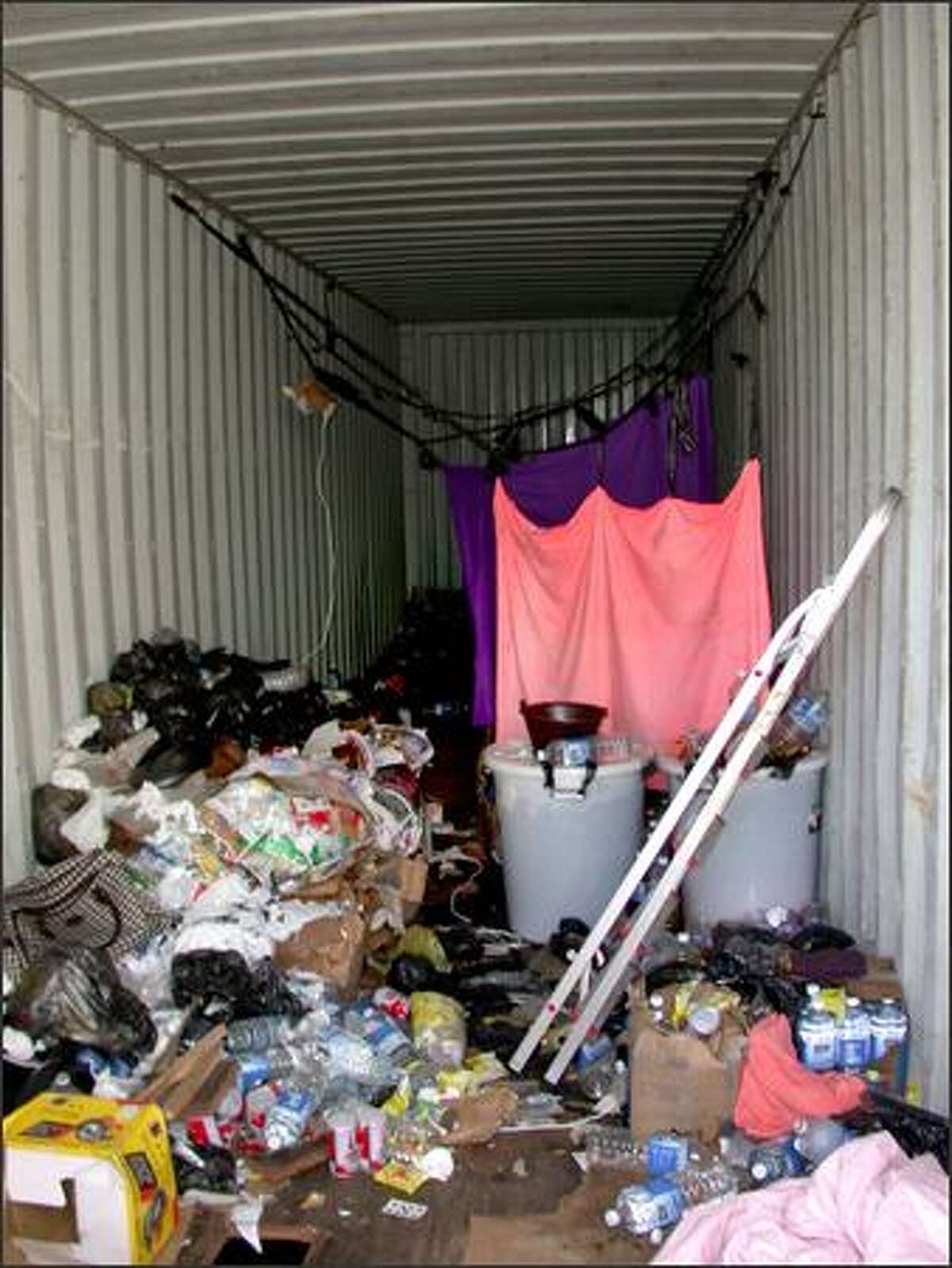 22 caught in apparent human smuggling effort at Port of Seattle