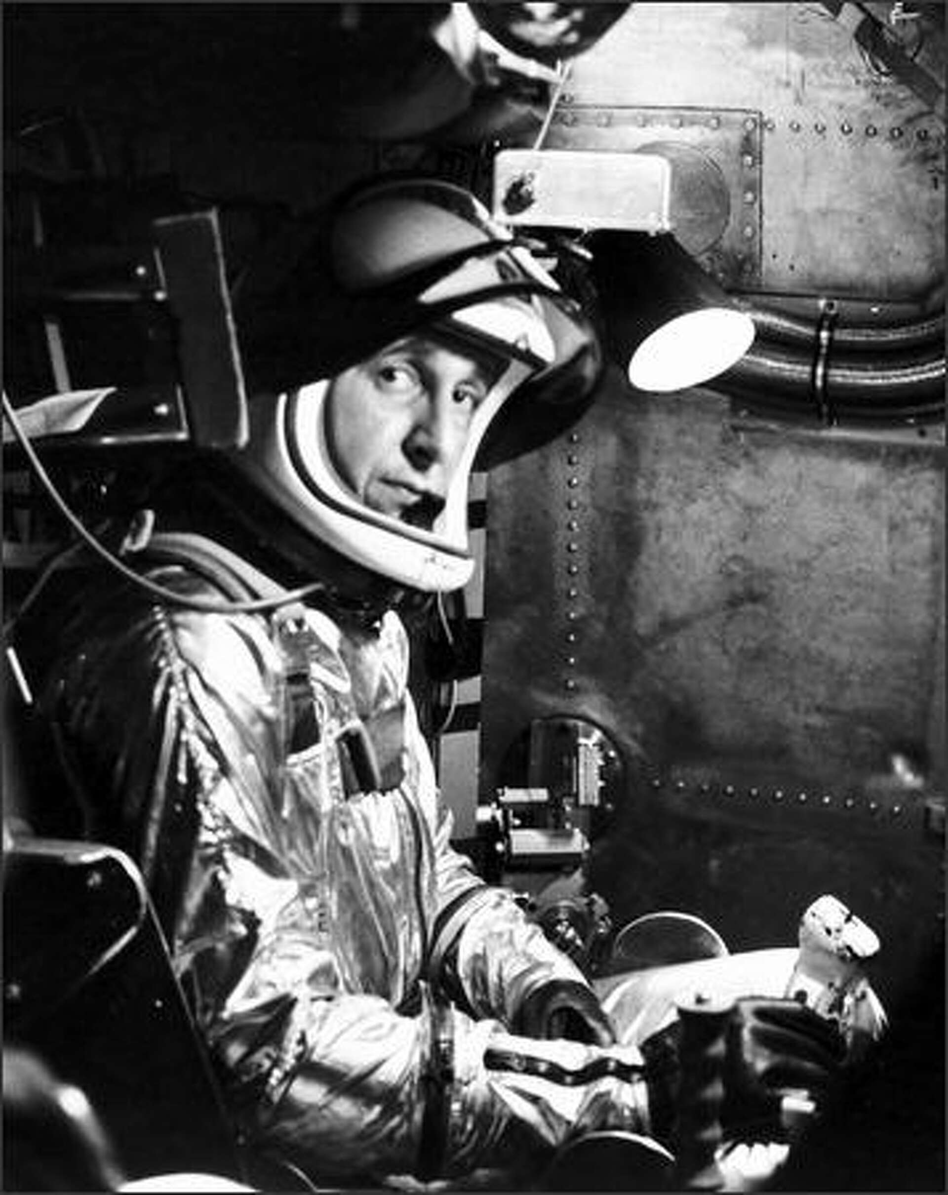 Scott Crossfield, 1921-2006: Test pilot set records with 'the right stuff'