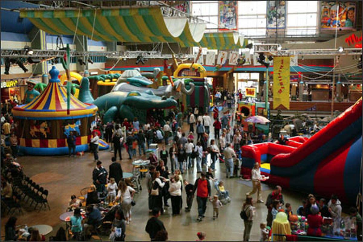 City looking to breathe new life into Seattle Center