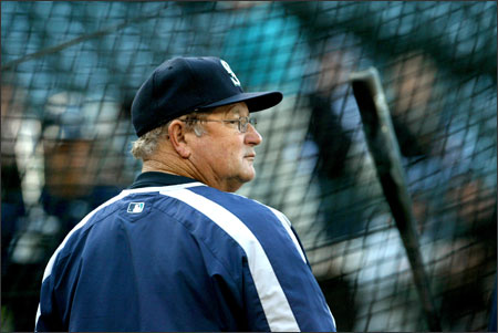Mariners' new hitting coach tries to rally a woeful offense
